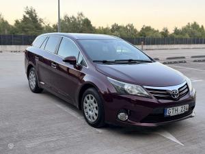 Sarkans Toyota Avensis 2013 Viļņa, ar dzinēja tilpumu 2.00 L un nobraukumu 332 tūkst. km par 4300 €, foto 3 vietnē AUTOMOTO.COM.LV