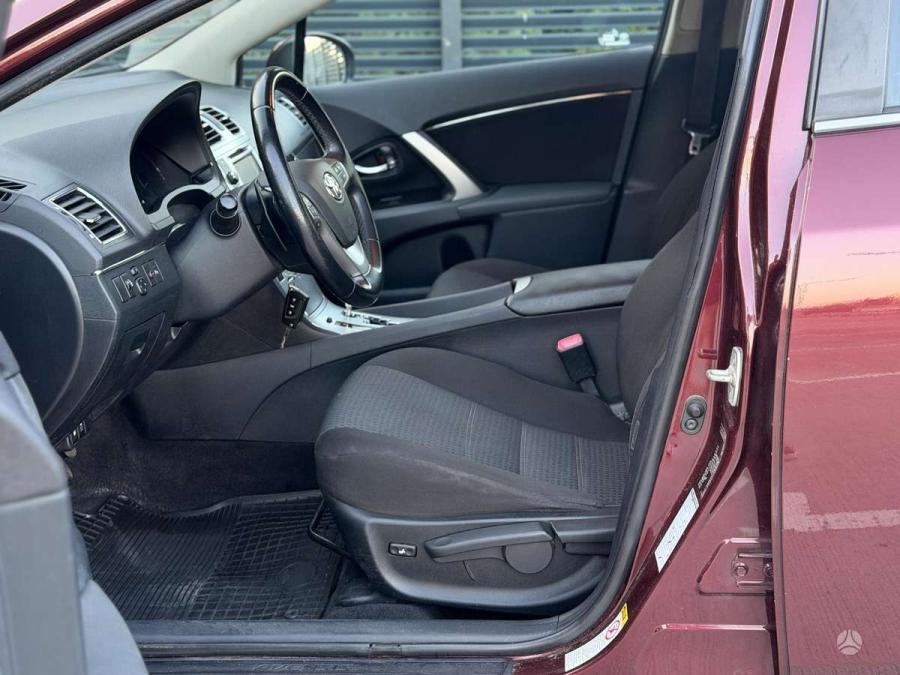 Sarkans Toyota Avensis 2013 Viļņa, ar dzinēja tilpumu 2.00 L un nobraukumu 332 tūkst. km par 4300 €, foto 8 vietnē AUTOMOTO.COM.LV