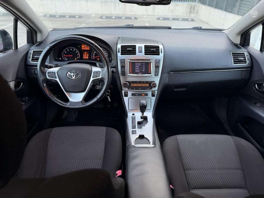Sarkans Toyota Avensis 2013 Viļņa, ar dzinēja tilpumu 2.00 L un nobraukumu 332 tūkst. km par 4300 €, foto 10 vietnē AUTOMOTO.COM.LV