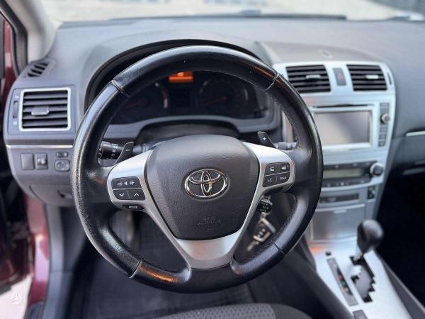 Red Toyota Avensis 2013 in Vilnius, with an engine capacity of 2.00 L and mileage of 332 thousand km for 4300 €, photo 10 on AUTOMOTO.COM.LV