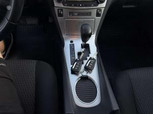 Sarkans Toyota Avensis 2013 Viļņa, ar dzinēja tilpumu 2.00 L un nobraukumu 332 tūkst. km par 4300 €, foto 13 vietnē AUTOMOTO.COM.LV