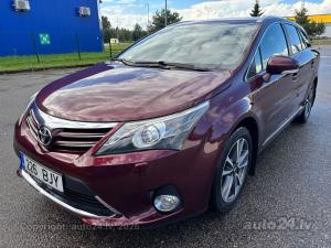 Sarkans Toyota Avensis 2013 Paide, ar dzinēja tilpumu 1.80 L un nobraukumu 265 tūkst. km par 6490 €, foto  vietnē AUTOMOTO.COM.LV