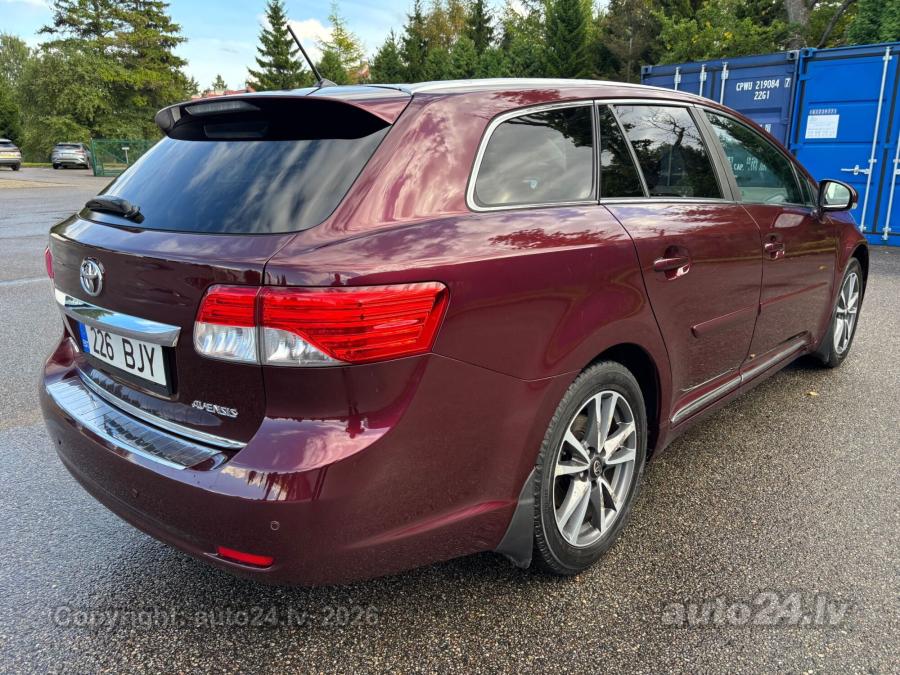 Red Toyota Avensis 2013 in Paide, with an engine capacity of 1.80 L and mileage of 265 thousand km for 6490 €, photo 10 on AUTOMOTO.COM.LV