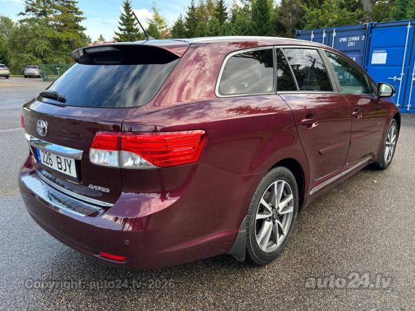 Red Toyota Avensis 2013 in Paide, with an engine capacity of 1.80 L and mileage of 265 thousand km for 6490 €, photo 11 on AUTOMOTO.COM.LV