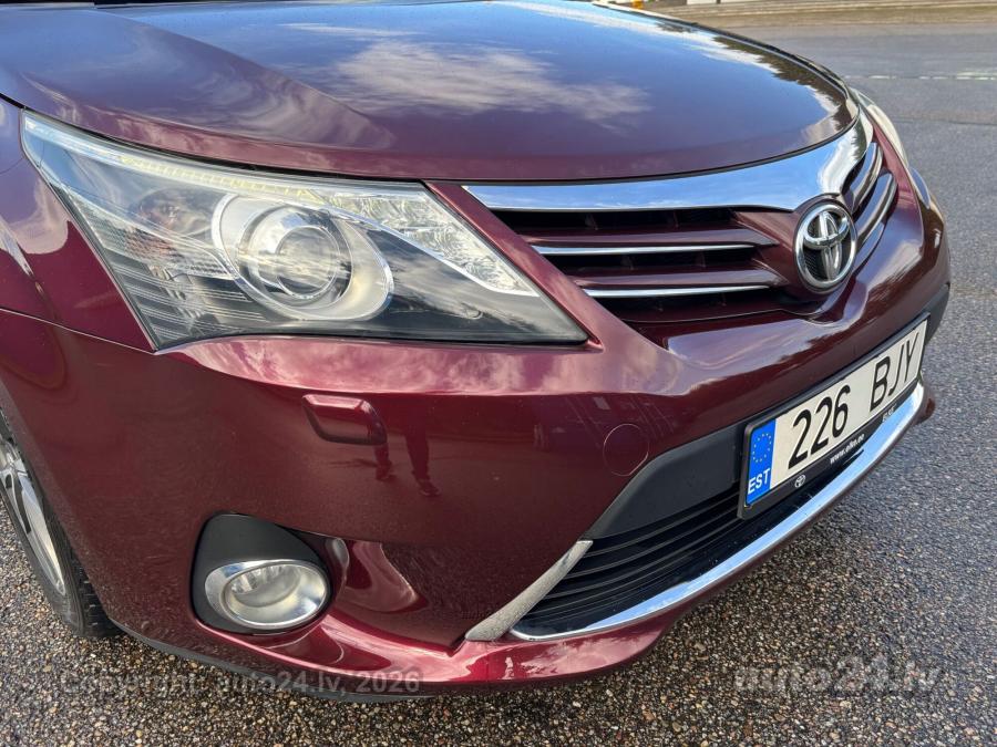Red Toyota Avensis 2013 in Paide, with an engine capacity of 1.80 L and mileage of 265 thousand km for 6490 €, photo 15 on AUTOMOTO.COM.LV