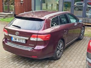 Sarkans Toyota Avensis 2013 Rīga, ar dzinēja tilpumu 1.80 L un nobraukumu 314 tūkst. km par 3500 €, foto  vietnē AUTOMOTO.COM.LV