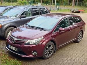 Red Toyota Avensis 2013 in Riga, with an engine capacity of 1.80 L and mileage of 314 thousand km for 3500 €, photo 5 on AUTOMOTO.COM.LV