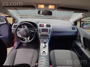 Red Toyota Avensis 2013 in Riga, with an engine capacity of 1.80 L and mileage of 314 thousand km for 3500 €, photo 6 on AUTOMOTO.COM.LV