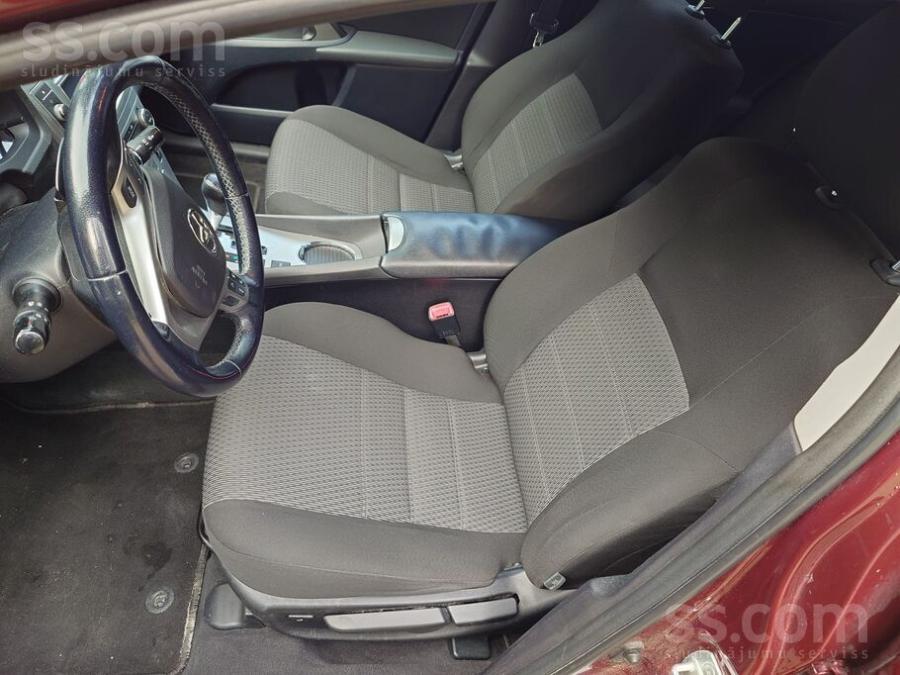 Red Toyota Avensis 2013 in Riga, with an engine capacity of 1.80 L and mileage of 314 thousand km for 3500 €, photo 9 on AUTOMOTO.COM.LV
