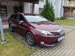 Sarkans Toyota Avensis 2014 Rīga, ar dzinēja tilpumu 2.00 L un nobraukumu 274 tūkst. km par 5999 €, foto  vietnē AUTOMOTO.COM.LV