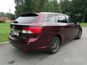 Красный Тойота Авенсис 2014 в Рига, объемом двигателя 2.00 л и пробегом 277 тыс. км за 5000 €, фото 3 на AUTOMOTO.COM.LV