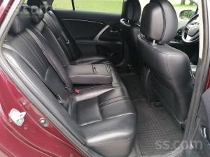 Красный Тойота Авенсис 2014 в Рига, объемом двигателя 2.00 л и пробегом 277 тыс. км за 5000 €, фото 5 на AUTOMOTO.COM.LV