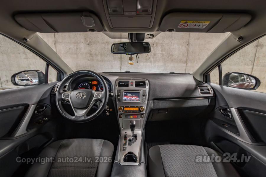 Красный Тойота Авенсис 2014 в Таллин, объемом двигателя 2.00 л и пробегом 168 тыс. км за 8500 €, фото 7 на AUTOMOTO.COM.LV