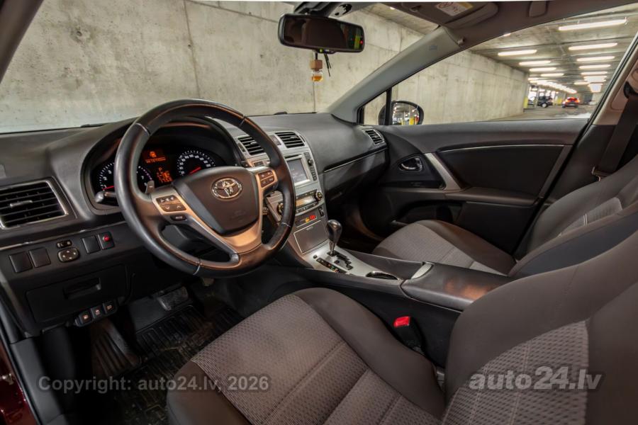 Красный Тойота Авенсис 2014 в Таллин, объемом двигателя 2.00 л и пробегом 168 тыс. км за 8500 €, фото 9 на AUTOMOTO.COM.LV