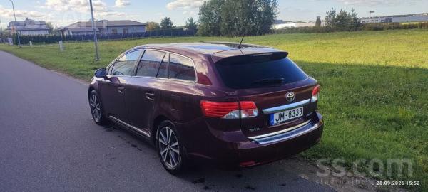 Red Toyota Avensis 2014 in Riga, with an engine capacity of 1.80 L and mileage of 320 thousand km for 7300 €, photo 7 on AUTOMOTO.COM.LV