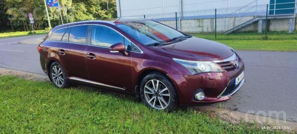 Red Toyota Avensis 2014 in Riga, with an engine capacity of 1.80 L and mileage of 320 thousand km for 7300 €, photo 9 on AUTOMOTO.COM.LV