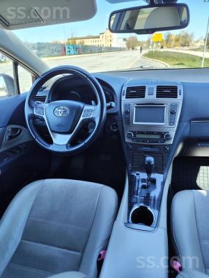 Sarkans Toyota Avensis 2015 Rīga, ar dzinēja tilpumu 1.80 L un nobraukumu 165 tūkst. km par 8500 €, foto 5 vietnē AUTOMOTO.COM.LV