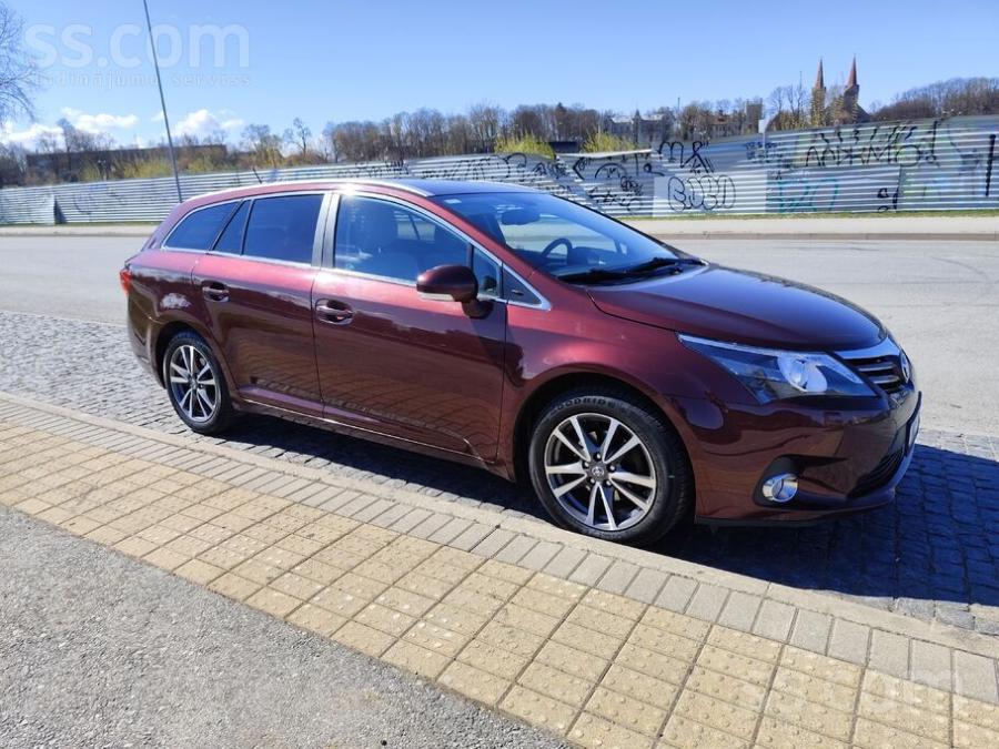 Sarkans Toyota Avensis 2015 Rīga, ar dzinēja tilpumu 1.80 L un nobraukumu 165 tūkst. km par 8500 €, foto 7 vietnē AUTOMOTO.COM.LV