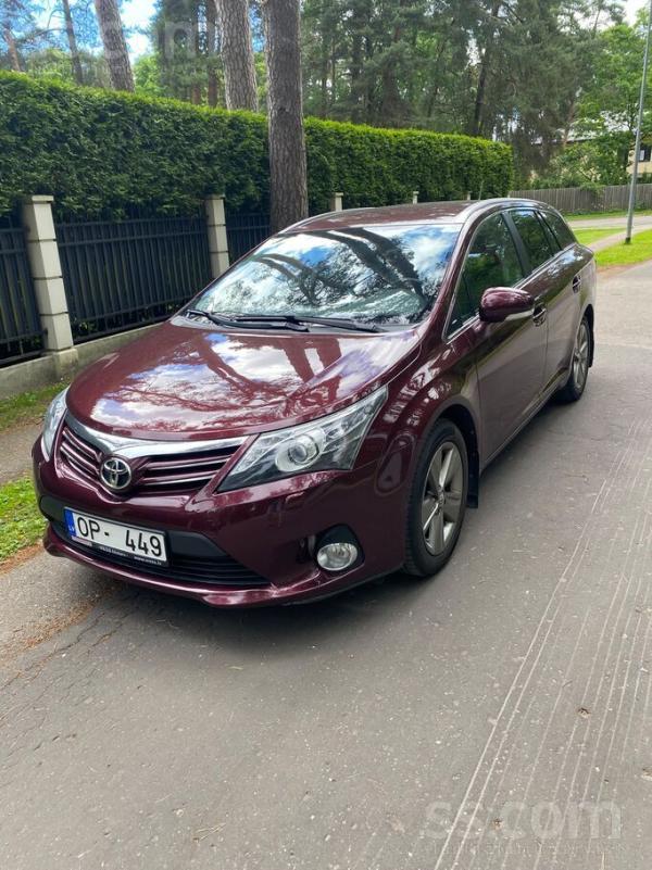 Red Toyota Avensis 2015 in Riga, with an engine capacity of 2.00 L and mileage of 192 thousand km for 8500 €, photo 1 on AUTOMOTO.COM.LV