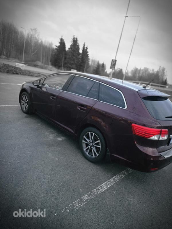 Красный Тойота Авенсис 2015 в Таллин, объемом двигателя 1.80 л и пробегом 217 тыс. км за 8000 €, фото 4 на AUTOMOTO.COM.LV