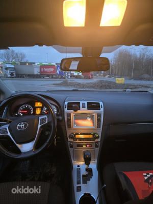 Красный Тойота Авенсис 2015 в Таллин, объемом двигателя 1.80 л и пробегом 217 тыс. км за 8000 €, фото 7 на AUTOMOTO.COM.LV