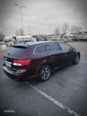 Красный Тойота Авенсис 2015 в Таллин, объемом двигателя 1.80 л и пробегом 217 тыс. км за 8000 €, фото 18 на AUTOMOTO.COM.LV