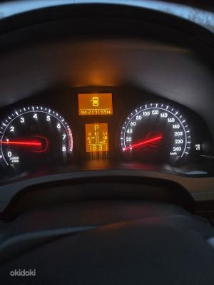 Красный Тойота Авенсис 2015 в Таллин, объемом двигателя 1.80 л и пробегом 217 тыс. км за 8000 €, фото 24 на AUTOMOTO.COM.LV