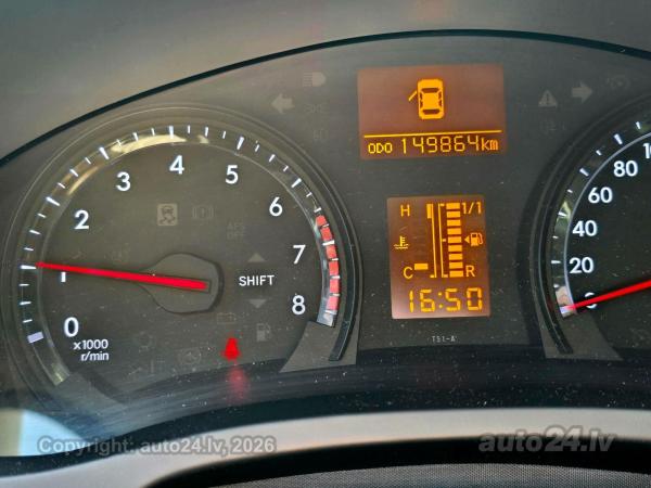 Красный Тойота Авенсис 2015 в Саку, объемом двигателя 1.80 л и пробегом 150 тыс. км за 10500 €, фото 5 на AUTOMOTO.COM.LV