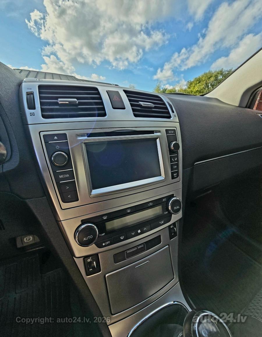 Sarkans Toyota Avensis 2015 Saku, ar dzinēja tilpumu 1.80 L un nobraukumu 150 tūkst. km par 10500 €, foto 7 vietnē AUTOMOTO.COM.LV