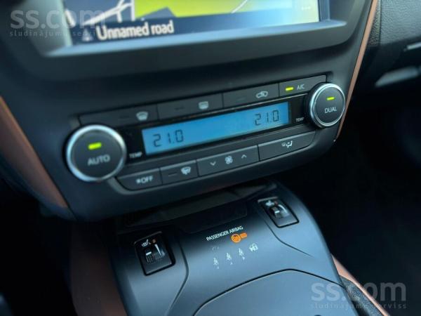 Красный Тойота Авенсис 2017 в Рига, объемом двигателя 1.80 л и пробегом 143 тыс. км за 12600 €, фото 11 на AUTOMOTO.COM.LV