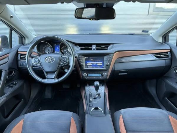 Red Toyota Avensis 2017 in Riga, with an engine capacity of 1.80 L and mileage of 142 thousand km for 12495 €, photo 7 on AUTOMOTO.COM.LV