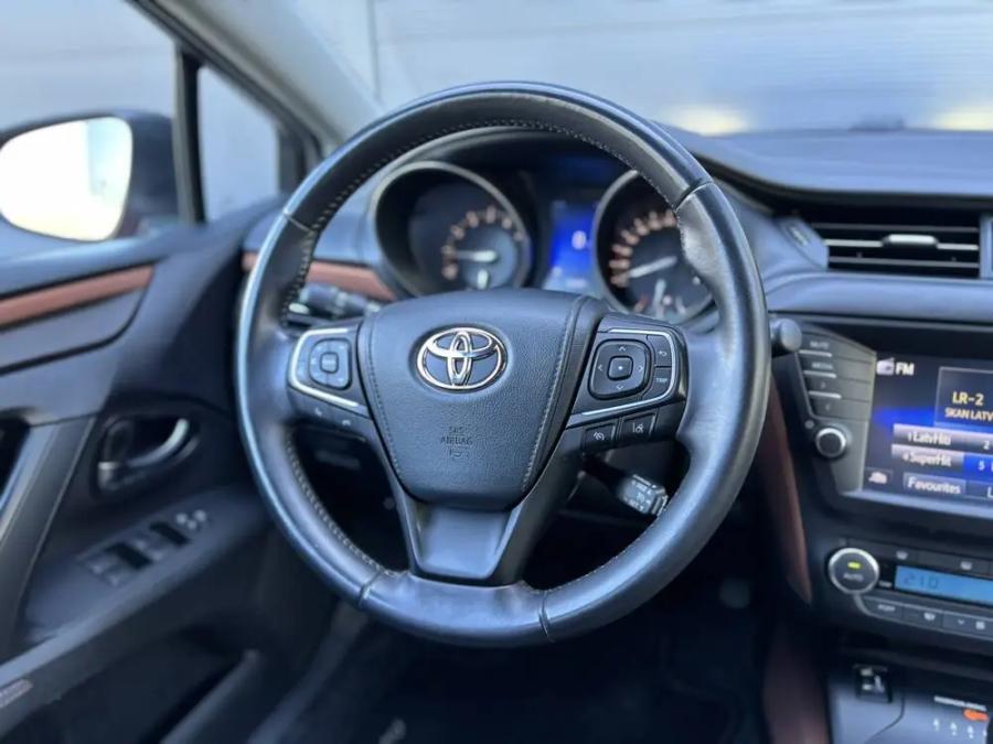 Красный Тойота Авенсис 2017 в Рига, объемом двигателя 1.80 л и пробегом 142 тыс. км за 12495 €, фото 9 на AUTOMOTO.COM.LV