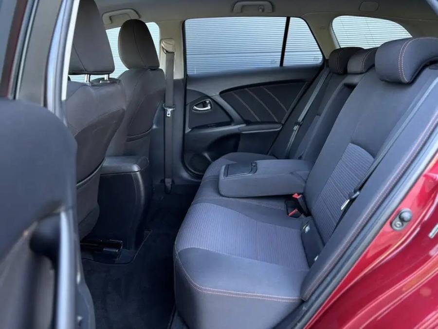 Красный Тойота Авенсис 2017 в Рига, объемом двигателя 1.80 л и пробегом 142 тыс. км за 12495 €, фото 16 на AUTOMOTO.COM.LV