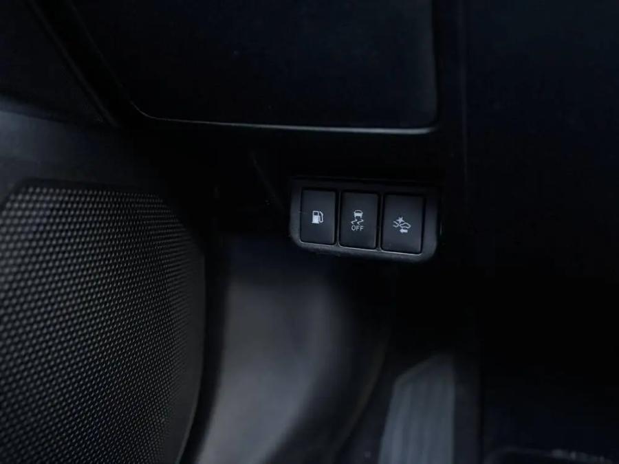 Красный Тойота Авенсис 2017 в Рига, объемом двигателя 1.80 л и пробегом 142 тыс. км за 12495 €, фото 21 на AUTOMOTO.COM.LV