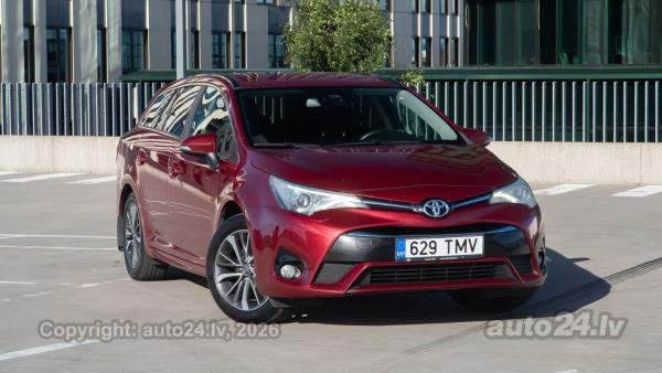 Красный Тойота Авенсис 2017 в Таллин, объемом двигателя 1.80 л и пробегом 257 тыс. км за 12500 €, фото 1 на AUTOMOTO.COM.LV