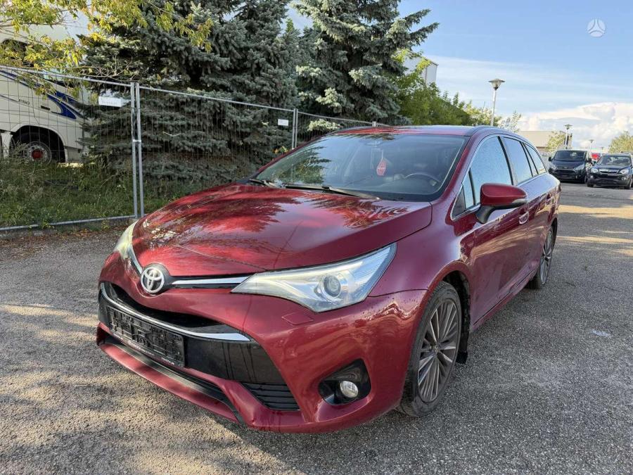 Red Toyota Avensis 2017 in Marijampole, with an engine capacity of 1.80 L and mileage of 196 thousand km for 9250 €, photo 1 on AUTOMOTO.COM.LV