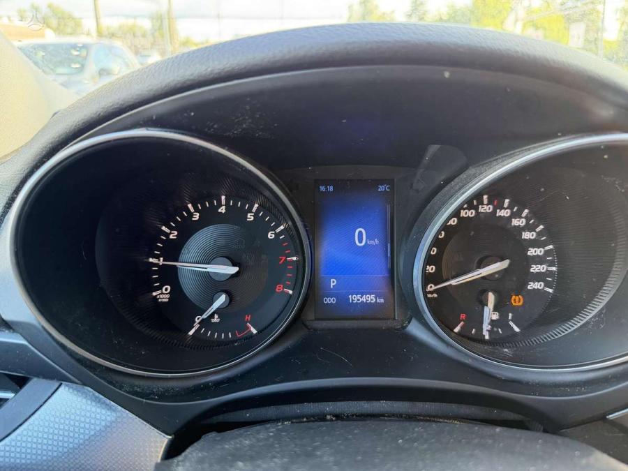 Red Toyota Avensis 2017 in Marijampole, with an engine capacity of 1.80 L and mileage of 196 thousand km for 9250 €, photo 14 on AUTOMOTO.COM.LV