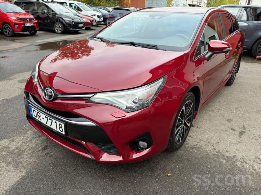 Red Toyota Avensis 2017 in Riga, with an engine capacity of 1.80 L and mileage of 98 thousand km for 11300 €, photo 1 on AUTOMOTO.COM.LV