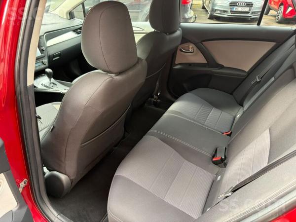 Red Toyota Avensis 2017 in Riga, with an engine capacity of 1.80 L and mileage of 98 thousand km for 11300 €, photo 8 on AUTOMOTO.COM.LV