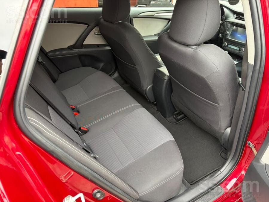 Red Toyota Avensis 2017 in Riga, with an engine capacity of 1.80 L and mileage of 98 thousand km for 11300 €, photo 10 on AUTOMOTO.COM.LV