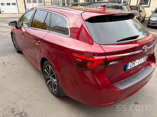 Toyota Avensis 2017 in Riga on AUTOMOTO.COM.LV Red Toyota Avensis 2017 in Riga, with an engine capacity of 1.80 L and mileage of 98 thousand km for 11300 €, photo 5 on AUTOMOTO.COM.LV