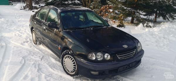 Toyota Avensis 1998 in Kaunas, with an engine capacity of 2.00 L and mileage of 448 thousand km for 1300 €, photo 1 on AUTOMOTO.COM.LV