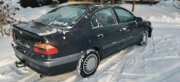 Toyota Avensis 1998 in Kaunas, with an engine capacity of 2.00 L and mileage of 448 thousand km for 1300 €, photo 4 on AUTOMOTO.COM.LV