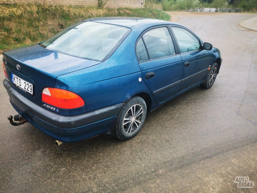 Toyota Avensis 1998 Ukmergė, ar dzinēja tilpumu 1.80 L un nobraukumu 300 tūkst. km par 1100 €, foto 5 vietnē AUTOMOTO.COM.LV