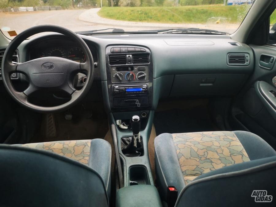 Toyota Avensis 1998 Ukmergė, ar dzinēja tilpumu 1.80 L un nobraukumu 300 tūkst. km par 1100 €, foto 8 vietnē AUTOMOTO.COM.LV