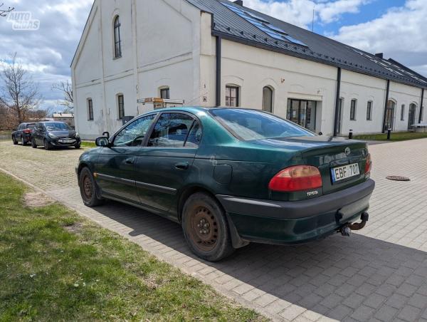 Тойота Авенсис 1998 в Клайпеда, объемом двигателя 1.60 л и пробегом 210 тыс. км за 1000 €, фото 2 на AUTOMOTO.COM.LV