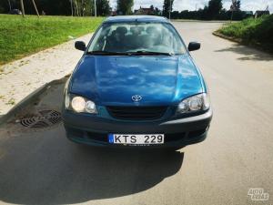 Toyota Avensis 1998 in Ukmerge, with an engine capacity of 1.80 L and mileage of 300 thousand km for 950 €, photo  on AUTOMOTO.COM.LV