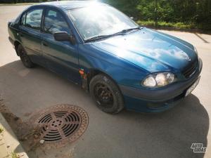 Toyota Avensis 1998 in Ukmerge, with an engine capacity of 1.80 L and mileage of 300 thousand km for 950 €, photo 3 on AUTOMOTO.COM.LV