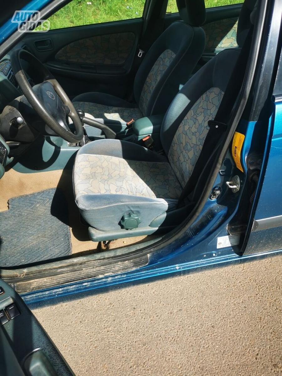 Toyota Avensis 1998 in Ukmerge, with an engine capacity of 1.80 L and mileage of 300 thousand km for 950 €, photo 10 on AUTOMOTO.COM.LV