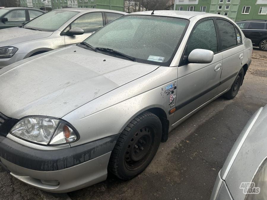 Toyota Avensis 2001 Marijampole, ar dzinēja tilpumu 1.80 L un nobraukumu 185 tūkst. km par 1200 €, foto 1 vietnē AUTOMOTO.COM.LV